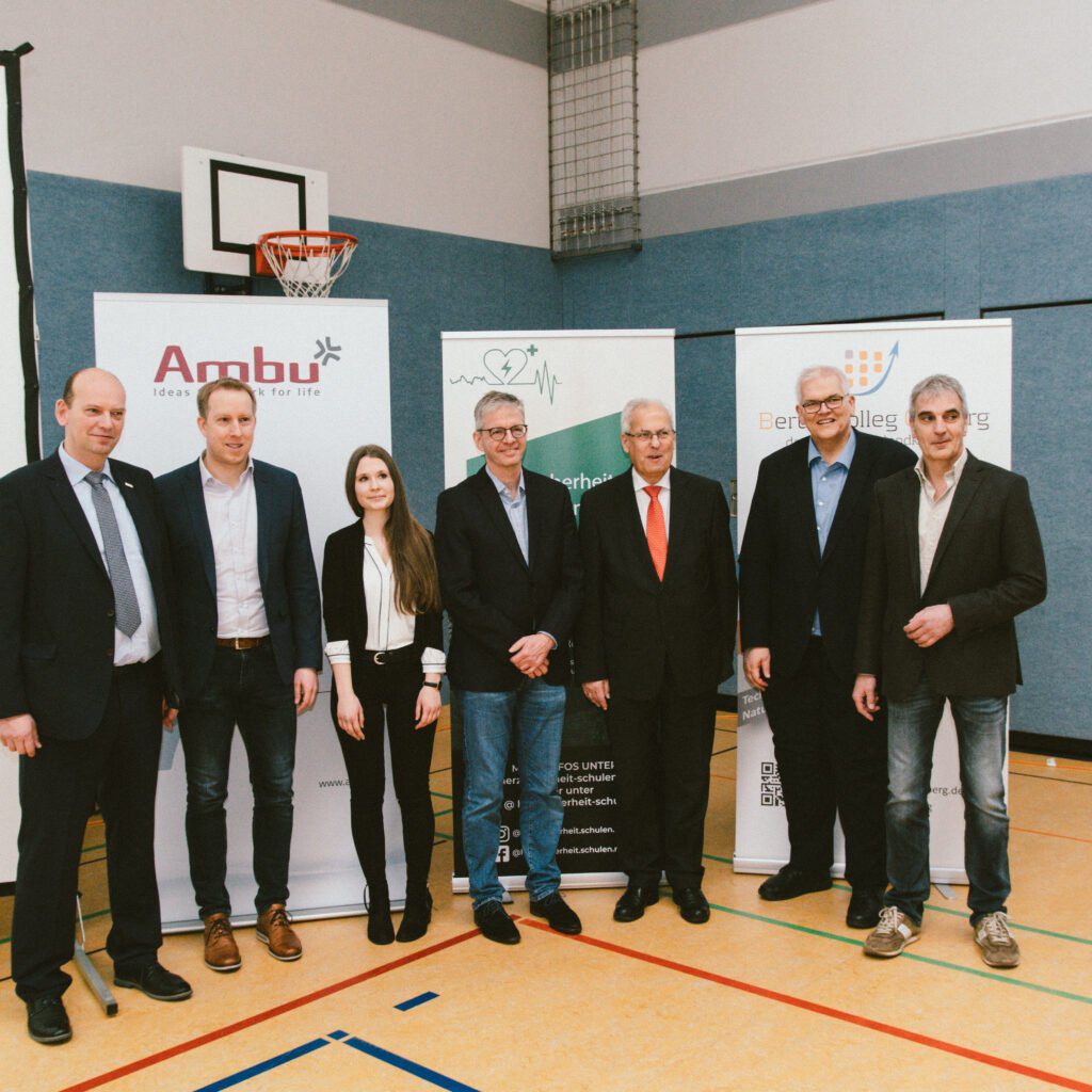 Kollegium des BK-Olsberg wurde in der Laienreanimation geschult ...